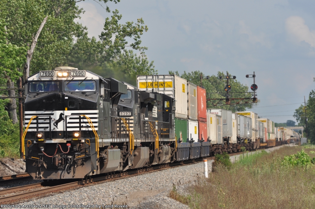 NS 7690 On NS 216 Northbound